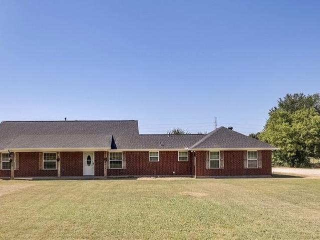 4024J Rendon Rd, Burleson, TX 76028