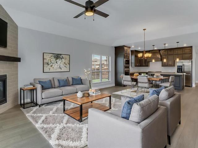 4025 Mockingbird Lane