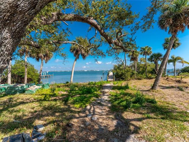 4025 Bay Oaks Cir, Englewood, FL 34223 | MLS #A4673 | Compass