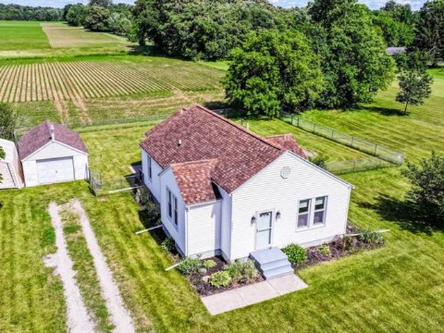 4025 River Rd, Sodus, MI 49126