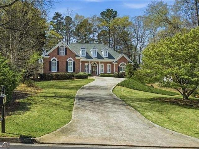 4026 Hickory Fairway Dr, Woodstock, GA 30188