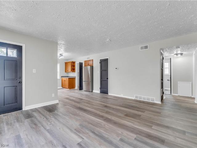 4026 W 144th Street