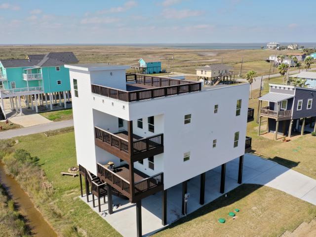 4026 5th St, Galveston, TX 77554 | MLS #10478 | Compass
