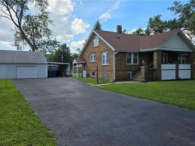 4027 N Constant View Dr, Decatur, IL 62526