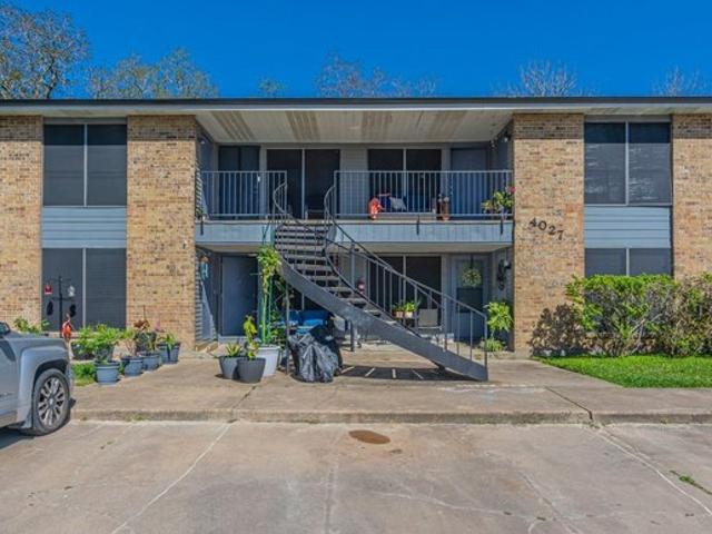 4027 Briarglen Dr, Dickinson, TX 77539