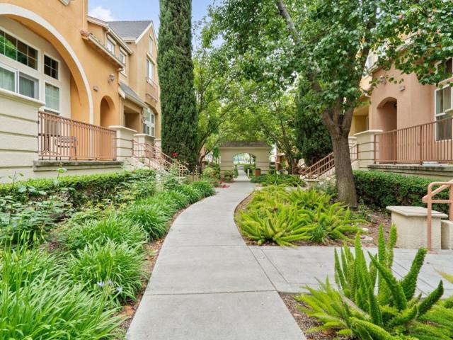 4027 Crandall Circle