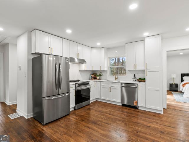 4027 Lindsey Drive