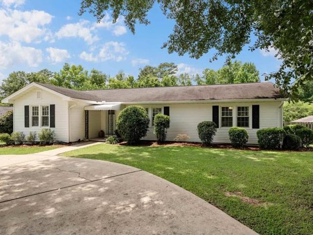 4028 N Cahaba Dr, Vestavia Hills, AL 35243