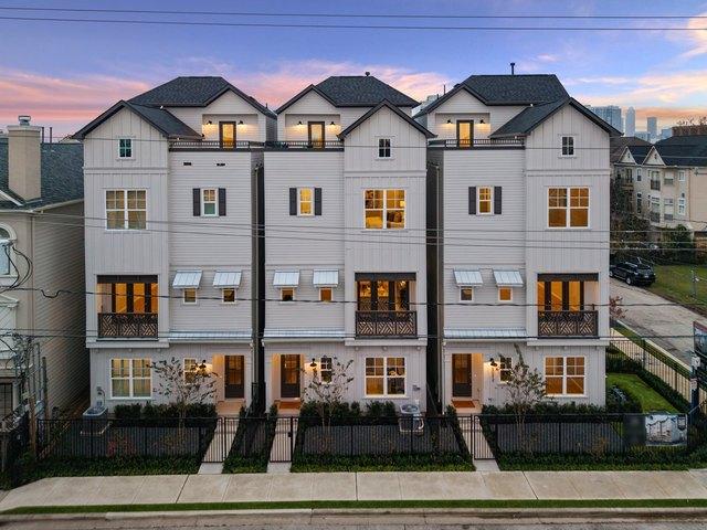 4028 Blossom St, Houston, TX 77007