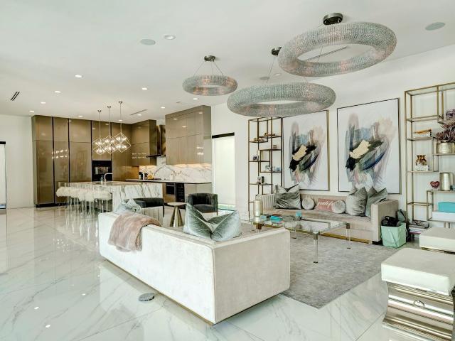 4028 Chatham Lane