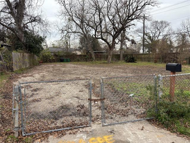 4028 Cornell St, Houston, TX 77022 | MLS #60717