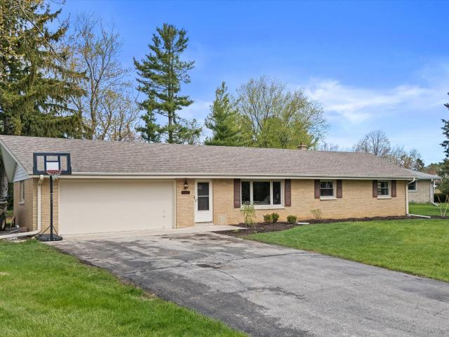 4028 Woodview Dr, Richfield, WI 53033 | MLS #1960 | Compass