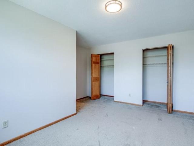 4028 37th Ave. N Windsor Court 2 Bedroom Apartment for Rent at 4028 37th Ave N, Robbinsdale, MN 55422