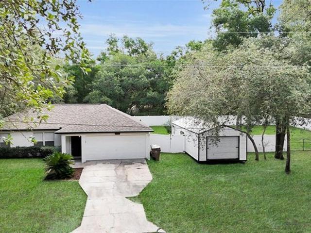 40206 Palm St, Lady Lake, FL 32159