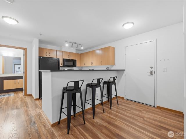 4020 Aurora Avenue N # 304