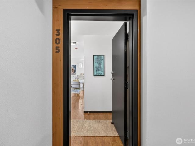 4020 Aurora Avenue N # 305