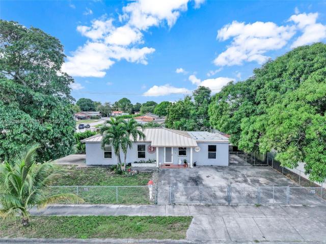 4020 E 10th Ave, Hialeah, FL 33013 | MLS #A11926