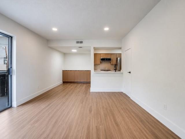 4020 Holland Ave Apt 211, Dallas, TX 75219