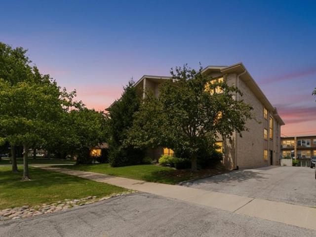 4020 W 105th St Apt 3E, Oak Lawn, IL 60453