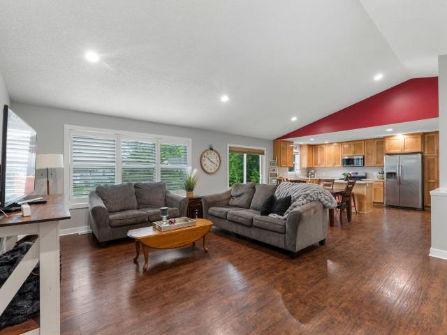 40219 Golden Way