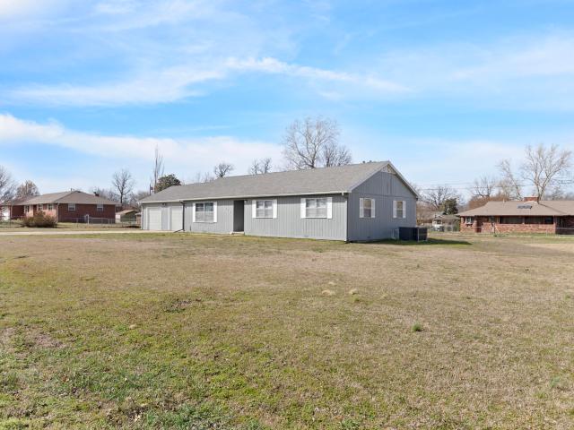 4021 E 15th Place