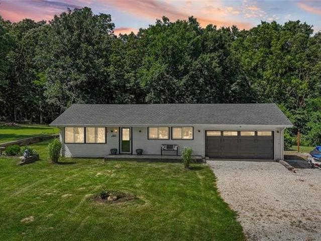 4021 Lakewood Dr, De Soto, MO 63020