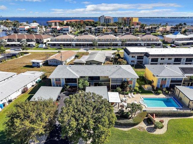 4021 SE 19th Ave Apt 201, Cape Coral, FL 33904