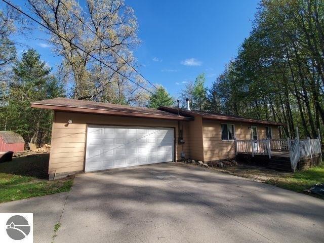 4022 Chippewa Trl, Hale, MI 48739