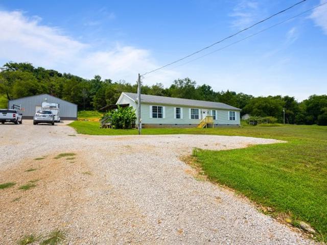4022 Ella West Cir, Lynnville, TN 38472
