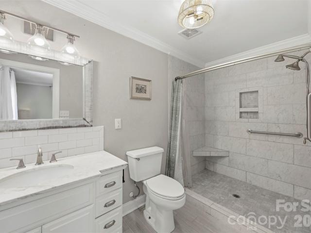 4022 Lynn Circle