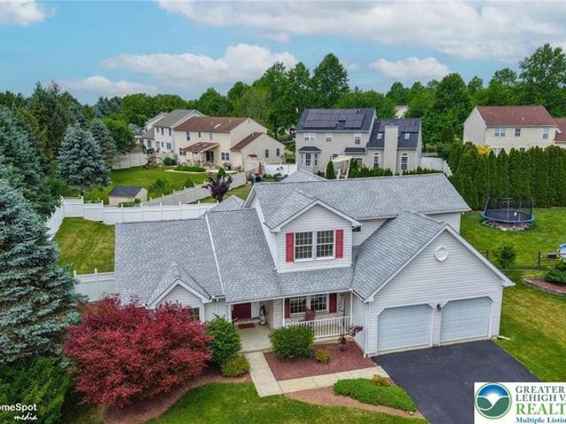 4022 Redwood Dr, Bethlehem, PA 18020