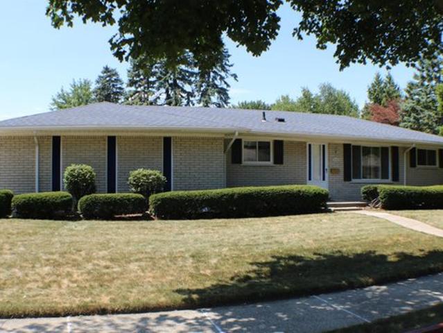 40239 Regency Dr, Sterling Heights, MI 48313