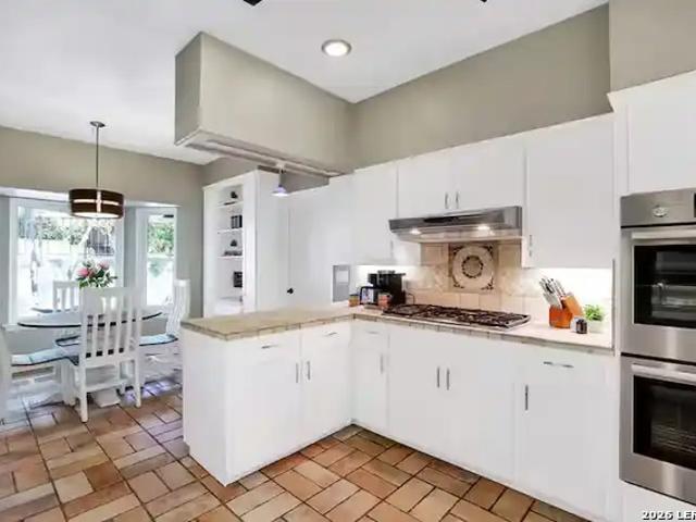4023 Midvale