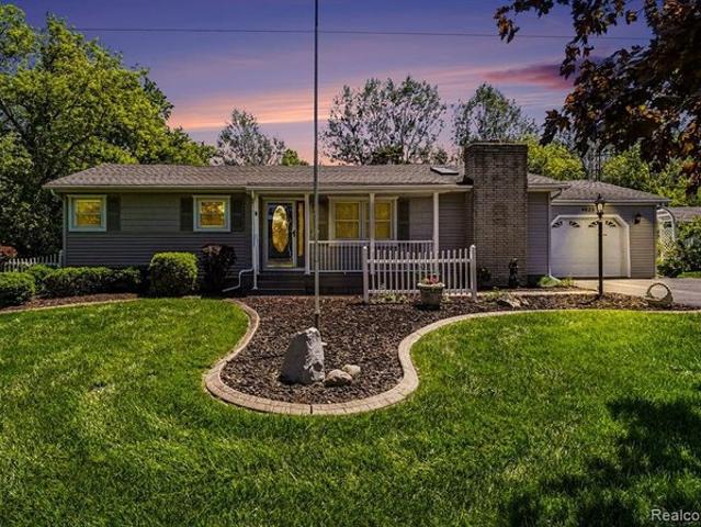 4023 S Genesee Rd, Burton, MI 48439