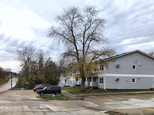 402 416 East Main St 2 beds, 1 full bath