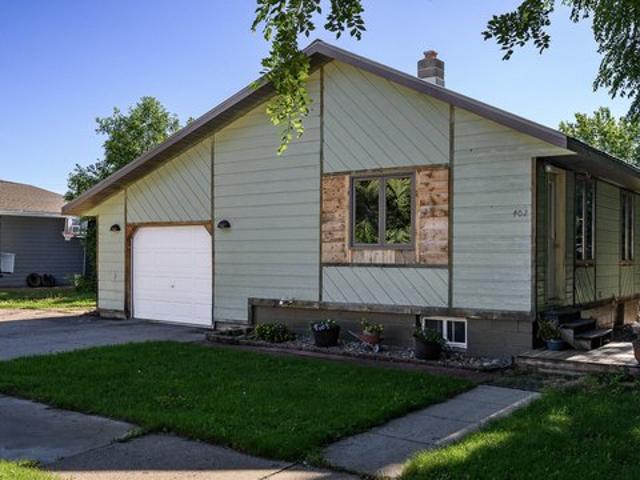 402 4th Ave NW, Hazen, ND 58545