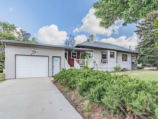 402 5th St N, New Salem, ND 58563