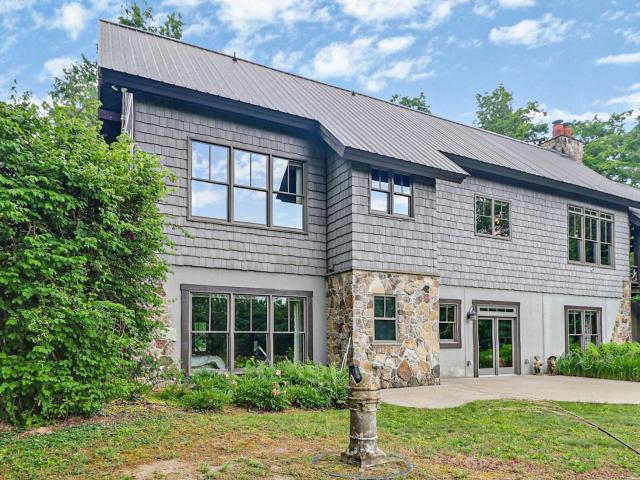 402 Charit Tr