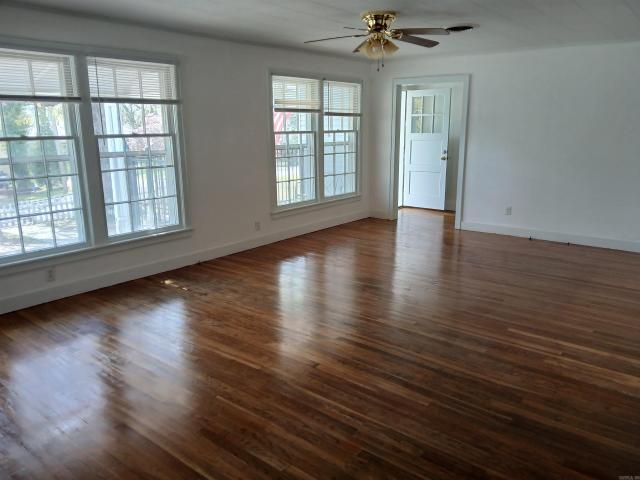 402 Crestwood