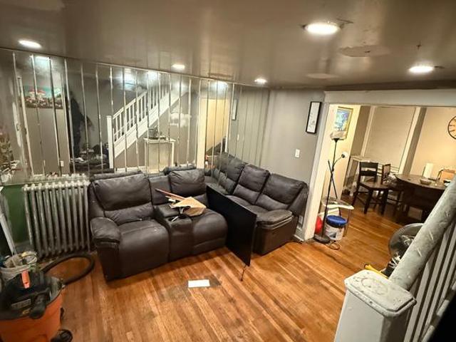402 Croyden Rd