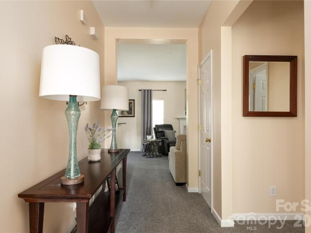 402 Abercairn Way