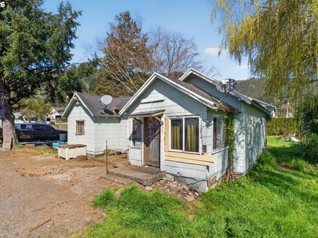 402 Acacia Ave, Garibaldi, OR 97118