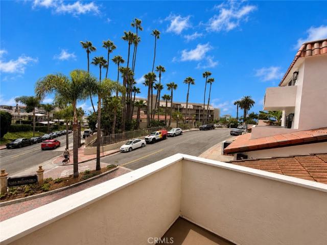 402 Avenida Granada A