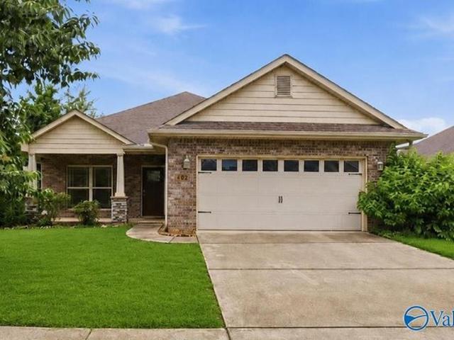 402 Bay Tree Ln SW, Huntsville, AL 35824
