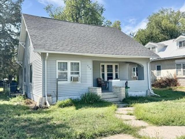 402 Bayard St, Stratton, NE 69043