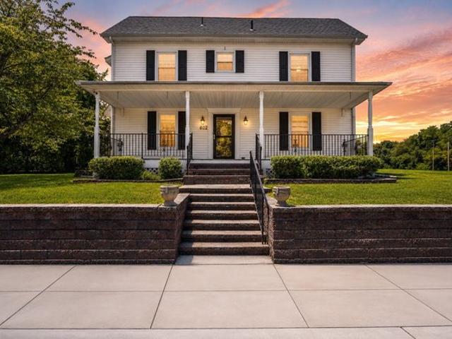 402 Barnsboro Rd, Sewell, NJ 08080