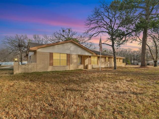 402 Baseline Rd, Krugerville, TX 76227