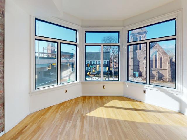 402 Broad St