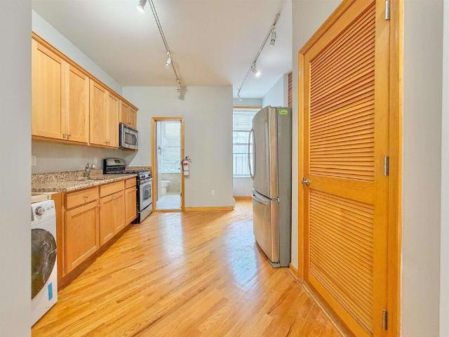 402 Grand St # 401