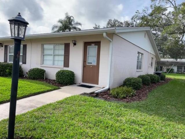 402 Dorchester Pl #33, Sun City Center, FL 33573